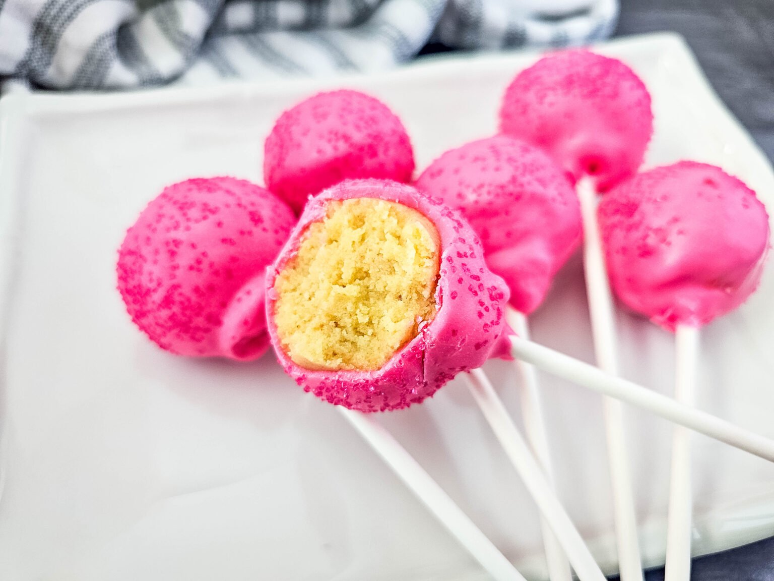 Easy Pink Cake Pops – The Multitasking Foodie