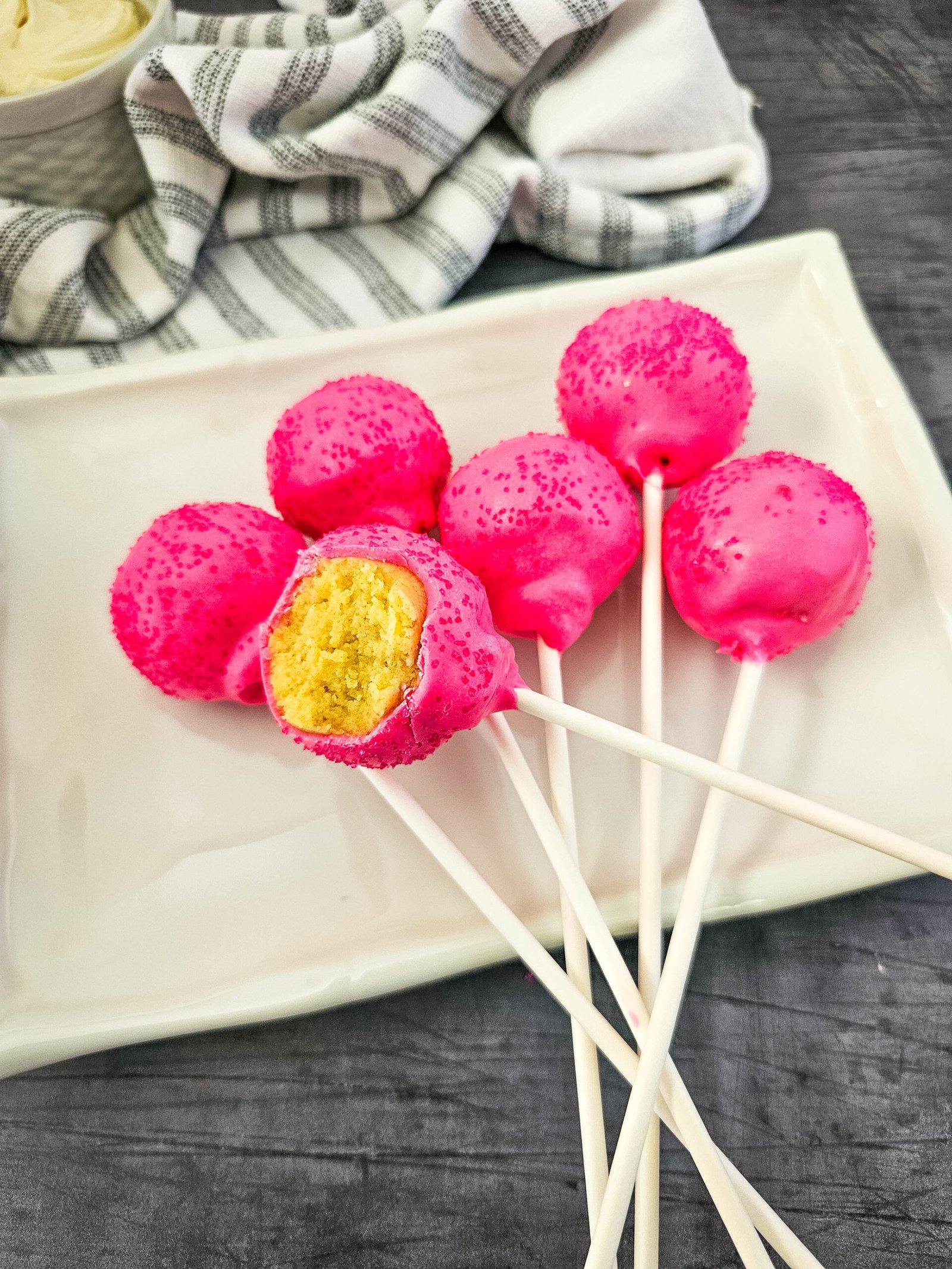 Easy Pink Cake Pops – The Multitasking Foodie