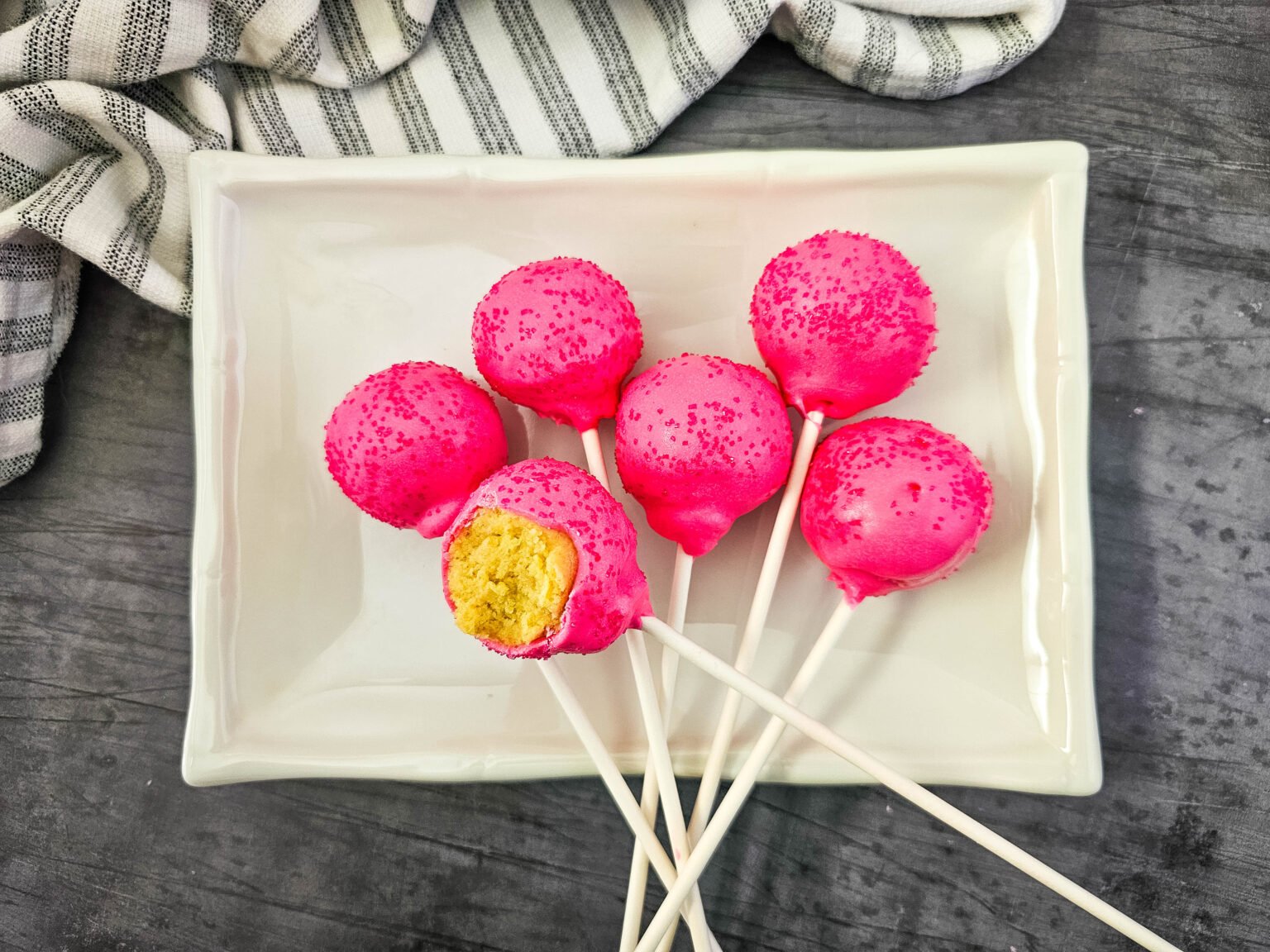 Easy Pink Cake Pops – The Multitasking Foodie